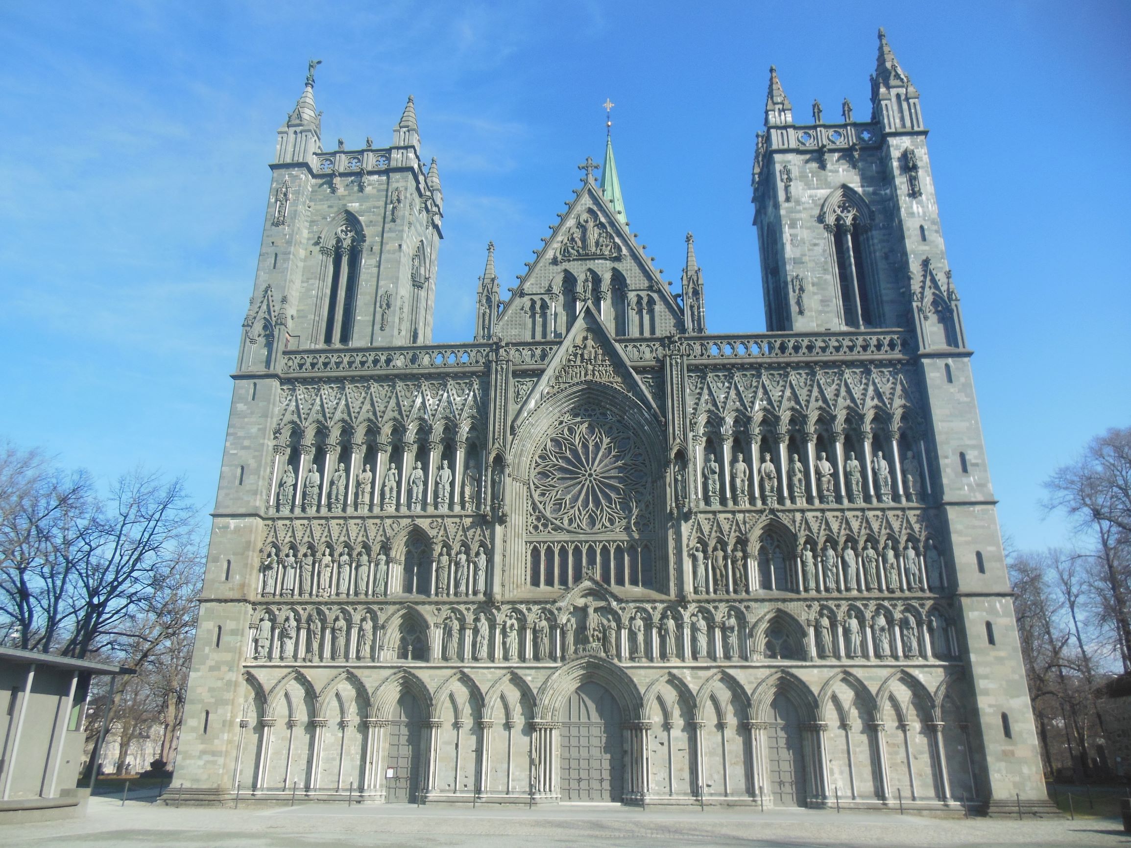 A slacker pilgrim’s guide to Nidaros cathedral in Trondheim | Picnic at ...